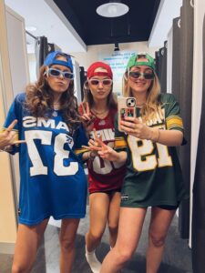 21 Unique and Iconic Halloween Costumes For 3 People (2024)