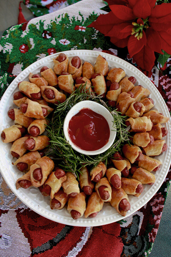 The Ultimate Friendsmas Ideas Guide To Throw The Best Party Ever