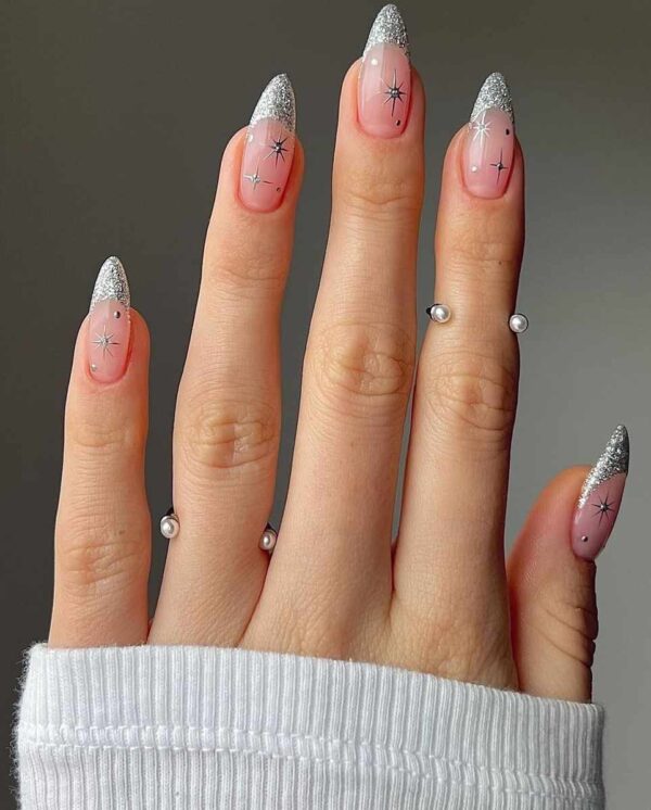41 Dreamy December Nails You'll Want To Copy Next