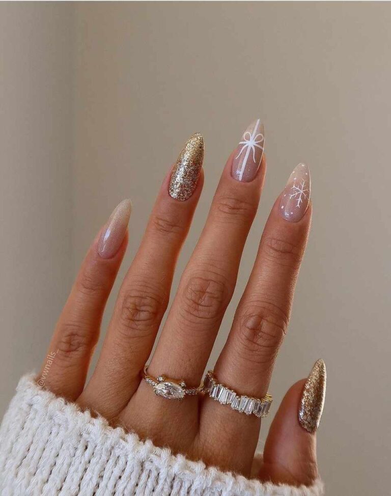 41 Dreamy December Nails You'll Want To Copy Next