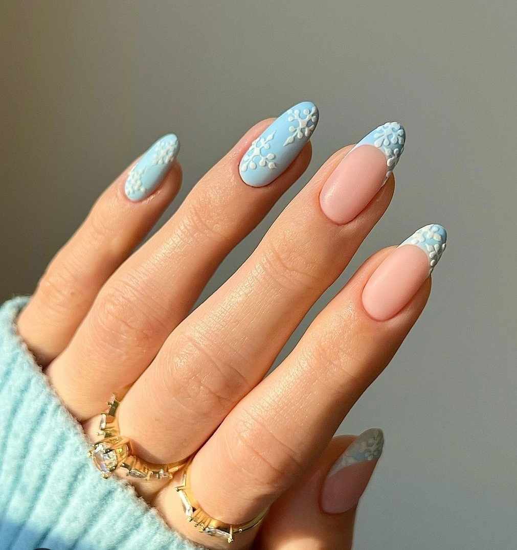 41 Dreamy December Nails You'll Want To Copy Next