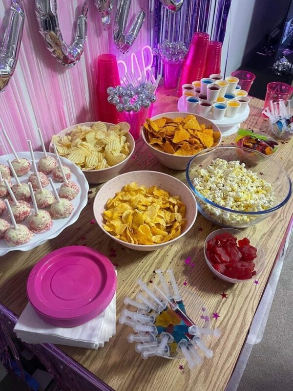 22 Insanely Fun 19th Birthday Party Ideas For The Best Time